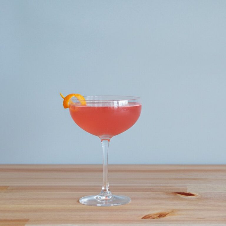 Receta de Cosmopolitan: Ingredientes, Preparación y Técnicas ...